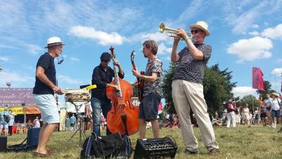 Mingus Tree at the Cricket Club | charlbury.info