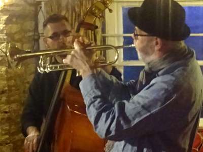 Mingus Tree at The Three Horseshoes | charlbury.info